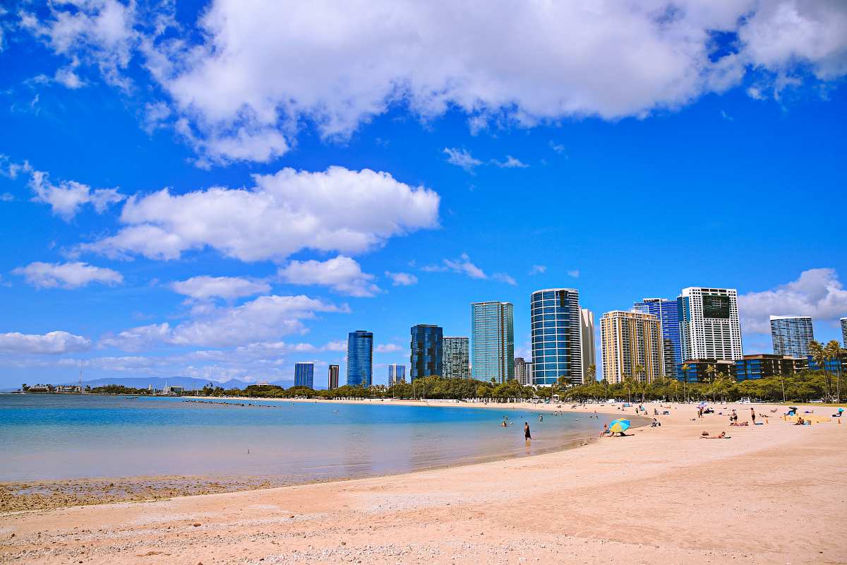 Hours - Ala Moana Beach